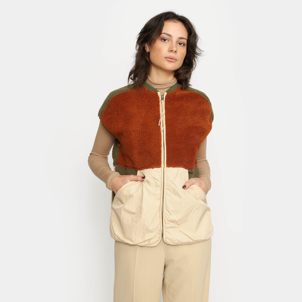 Teddy Vest / 77202 - Rust – Selfhood